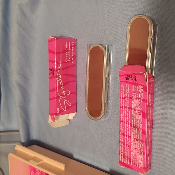 Mary Kay | Makeup | Brick Signature Blush By Mary Kay Cheek Color Set ...